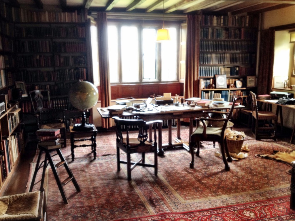 How to Create an Inspiring Writing Workspace | by Nicole Bianchi ...